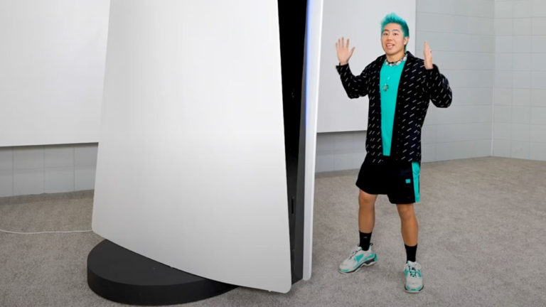 World’s largest PlayStation 5 sold for $70,000 [€58,095] to YouTuber ...