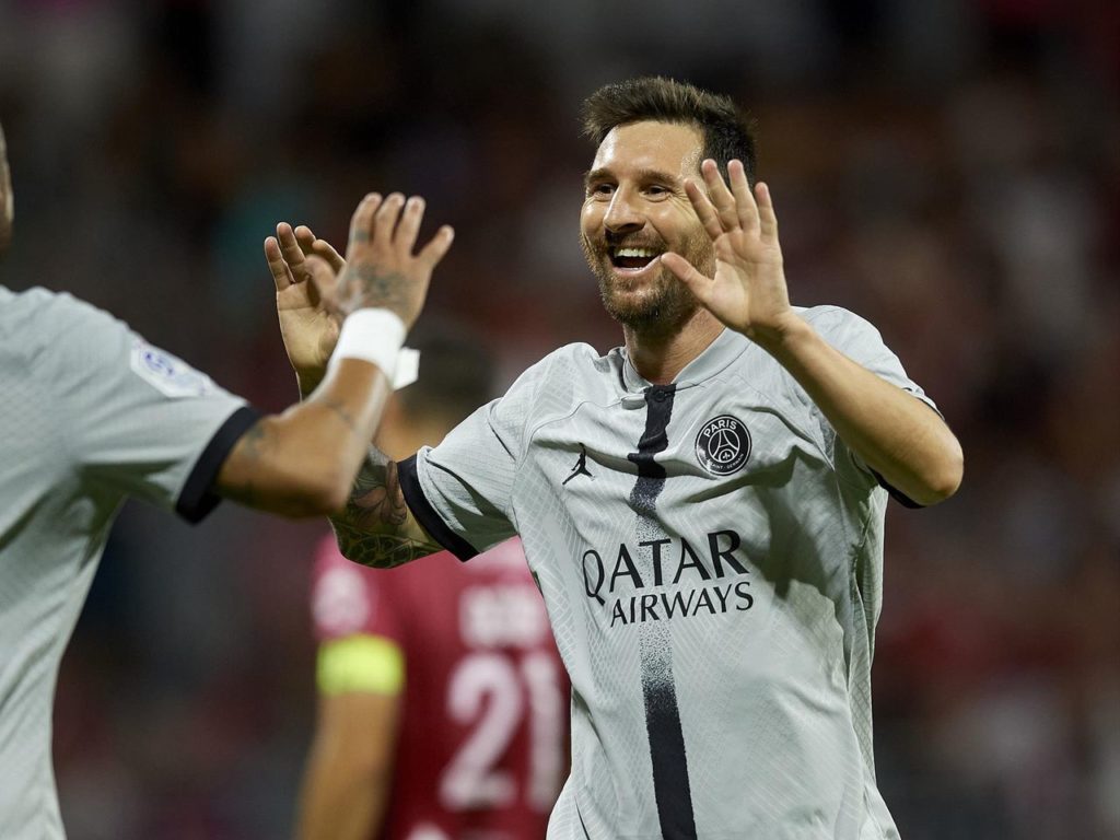 Lionel Messi scores stunning bicycle kick as PSG beat Clermont Foot in ...